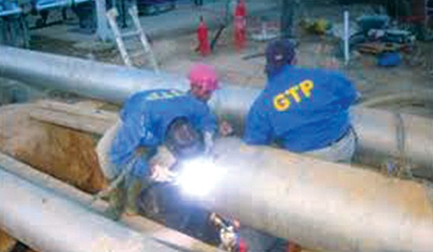 La direction décide de fermer ses bases de vie : L’Entreprise des ...