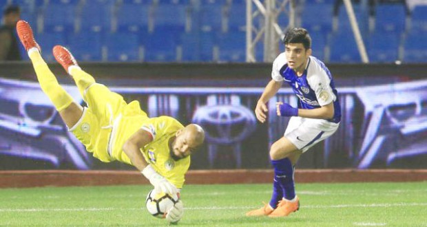 Al-Ettifaq : Rais M’bolhi retrouve la compétition au bon moment ...