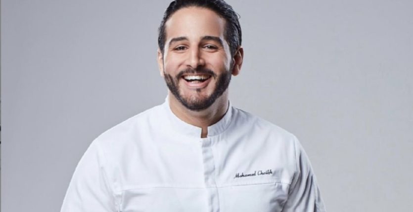 Le chef Mohamed Cheikh cuisine pour les voyageurs de la classe Business ...