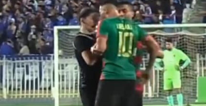 Le mauvais comportement de Belaïli envers la jeune arbitre devient ...