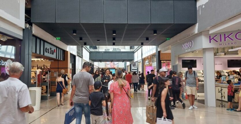 "Four Weeks", l'hypermarché algérien partenaire d'Auchan, ouvre ses ...