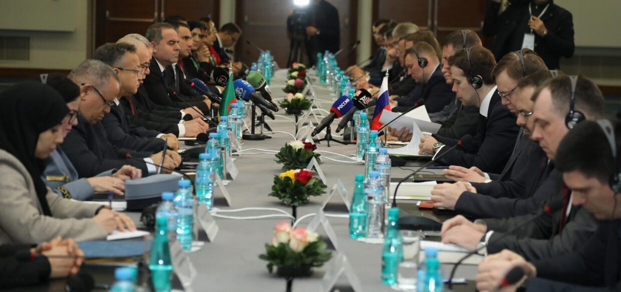 Enseignement, économie, technologie : Alger et Moscou signent 9 ...