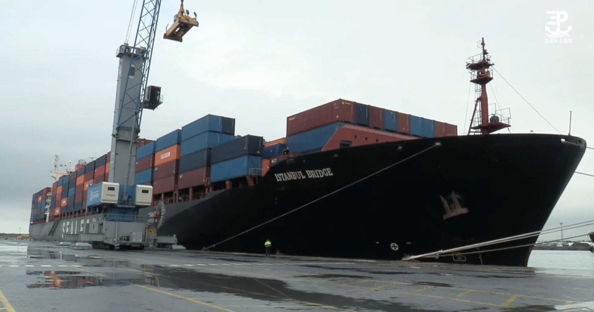 Jijel : Le port de Djen Djen accueille le plus grand porte-conteneurs ...