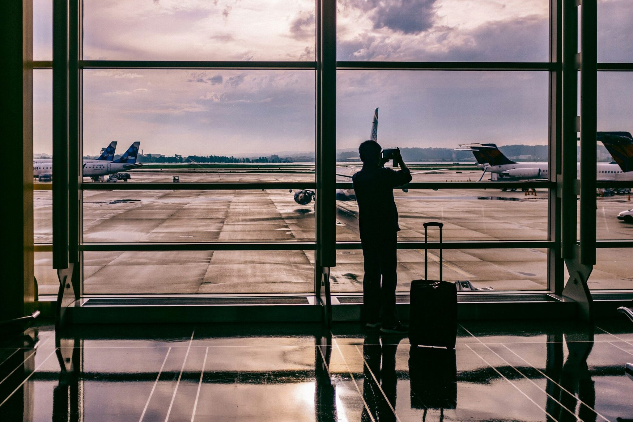 Passeport algérien : ce pays supprime l'obligation de visa pour des ...
